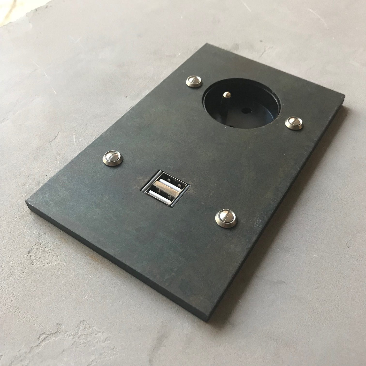 17a2- USB prise 220 acier rect.1 | interrupteurs et prises au design ...